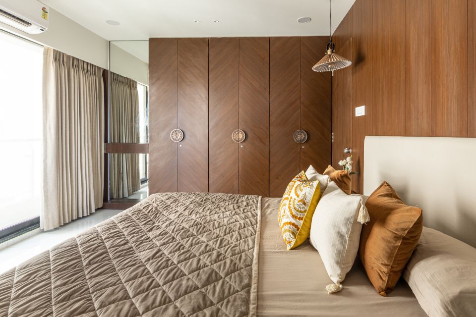 Strike the right balance with the warmth of this sunny Surat home ...