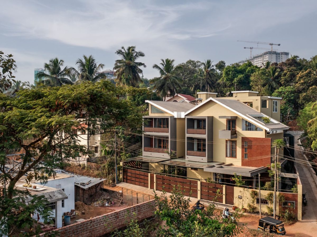 Squeeze between the seams of Mangalore's two-in-one house - Architect ...