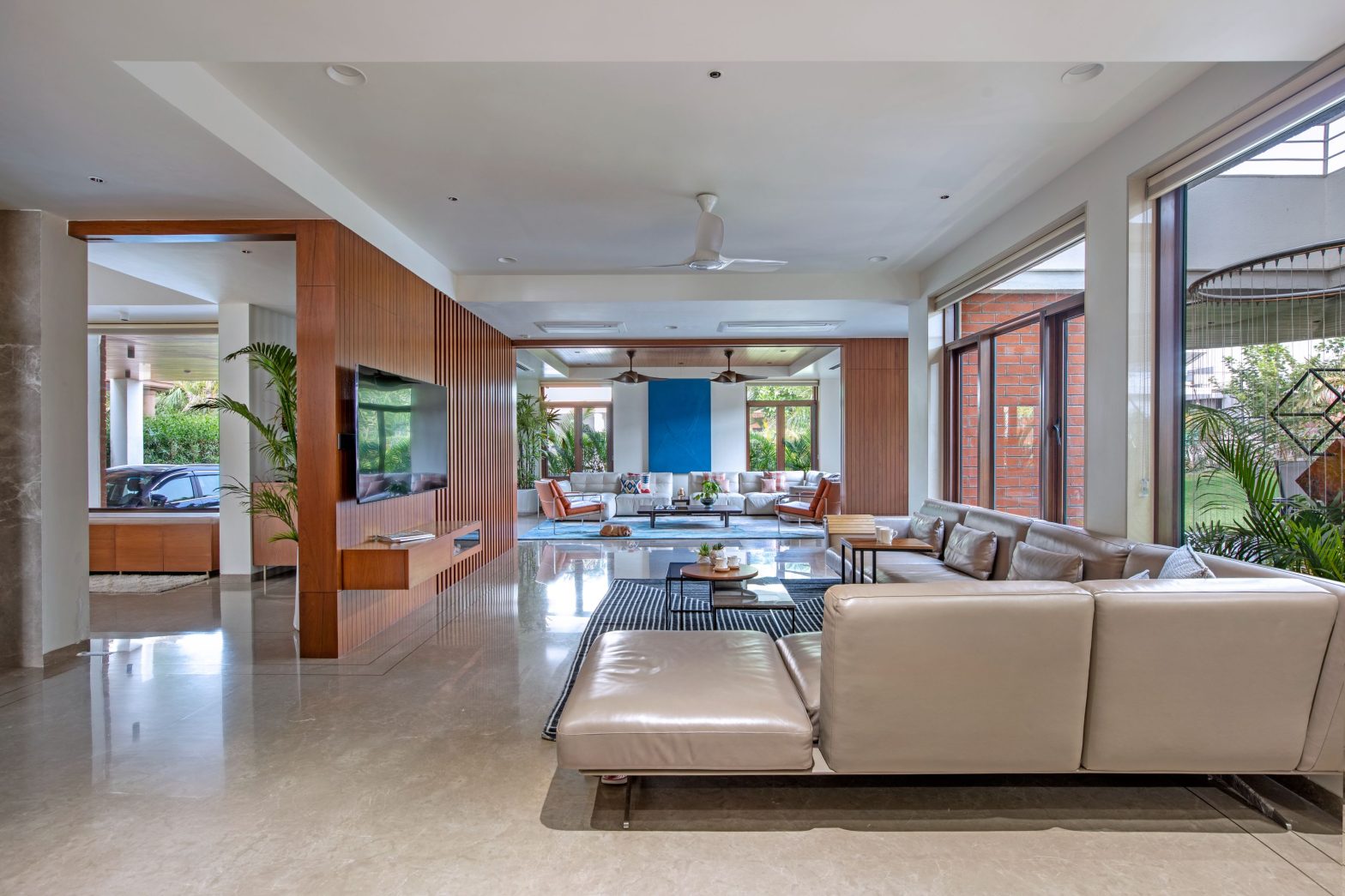 Live inside-out in Vadodara's picture perfect home - Architect and ...