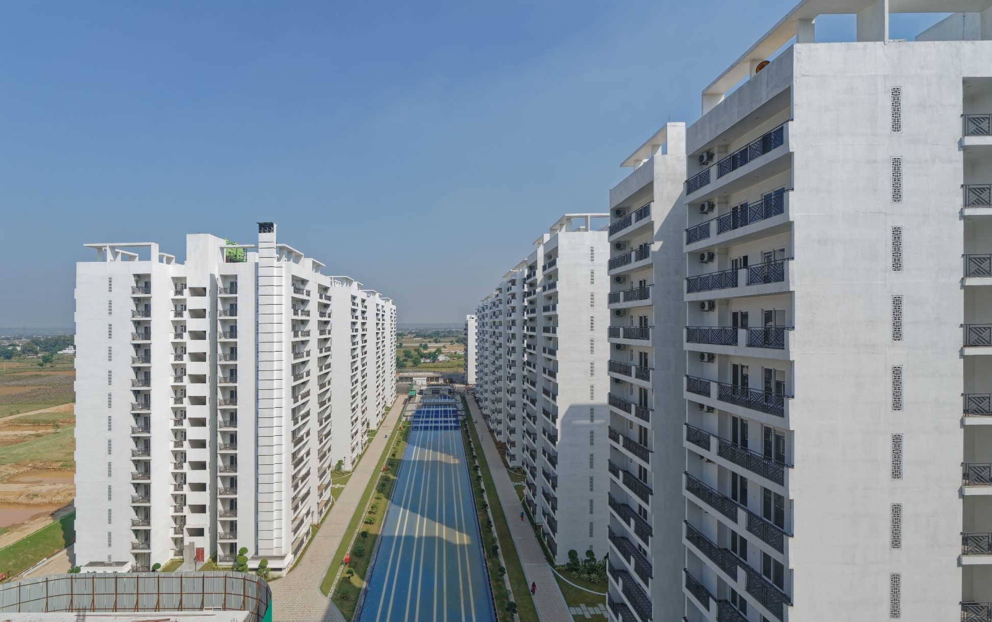 Aim for big visions and better visuals budding in Delhi NCR's urban ...