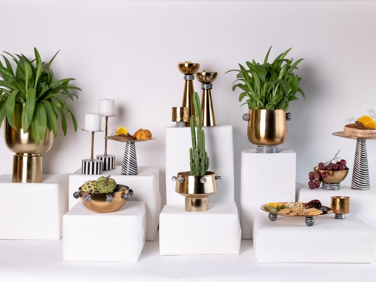 Spice up your space with the eccentric elegance of this decor ...