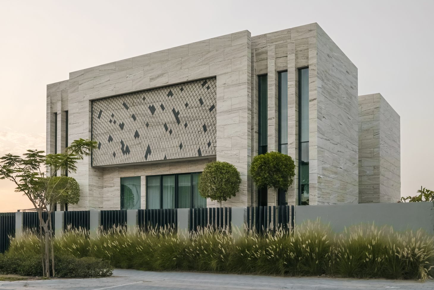 Peek inside Dubai's introverted house of bold expressions - Architect ...