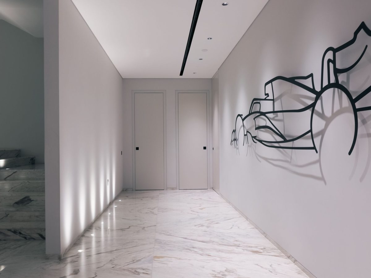 Peek inside Dubai's introverted house of bold expressions - Architect ...