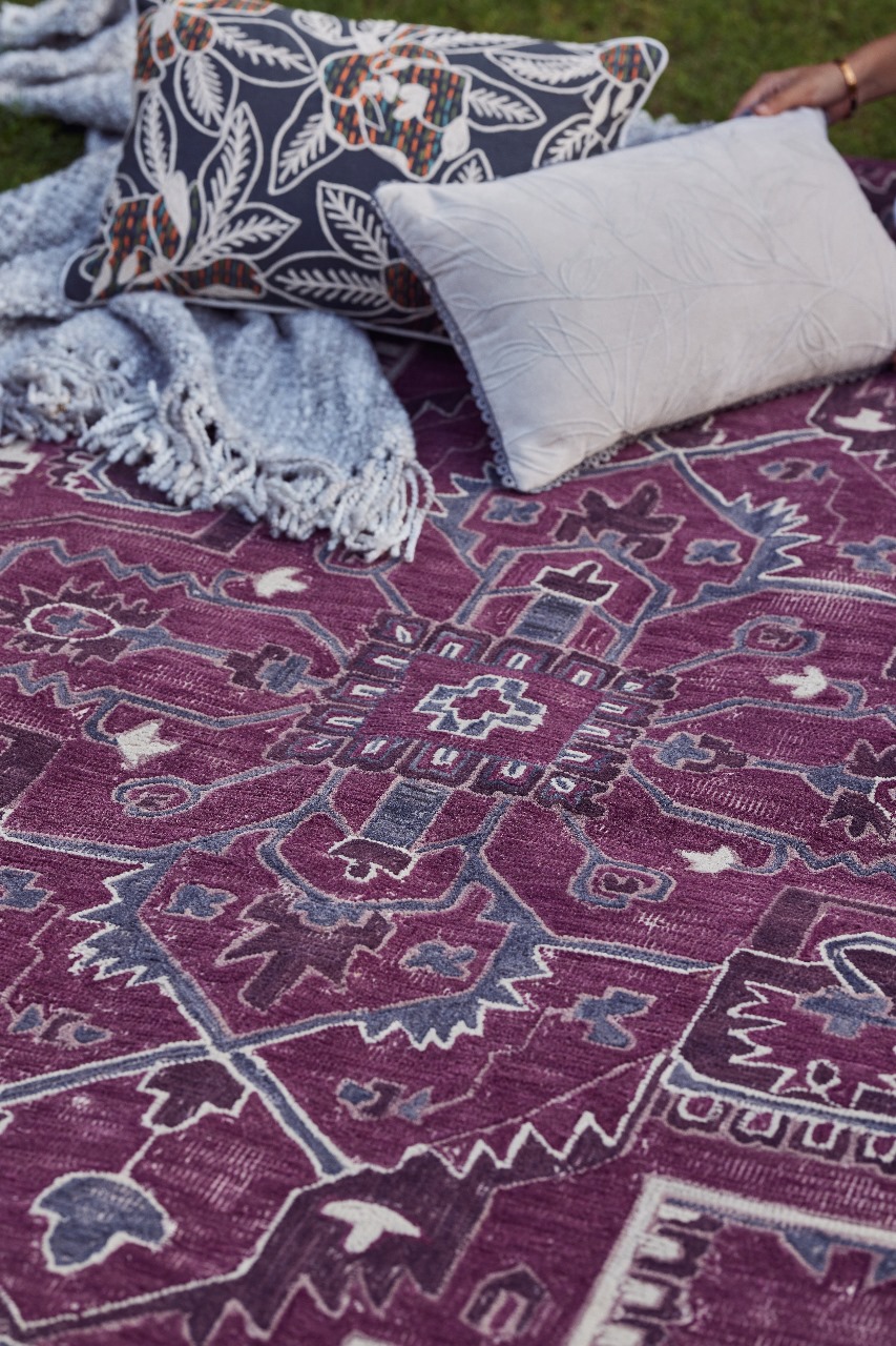 Feel the festive comfort in this cozy home decor collection - Architect ...