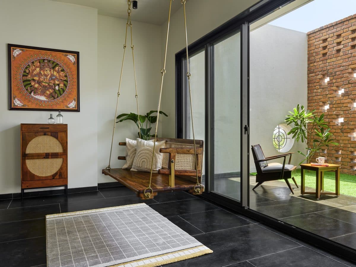 Etch stories on the brick walls of this Pune home - Architect and ...