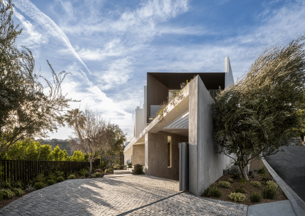 Live like a star inside this angular LA home by SAOTA - Architect and ...