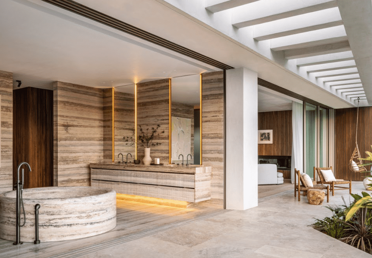 Live like a star inside this angular LA home by SAOTA - Architect and ...