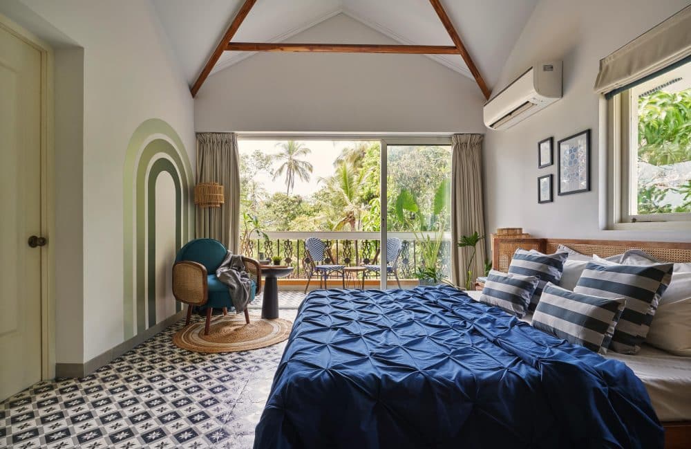 Wake up on the sunny side of this refreshing North Goa villa ...