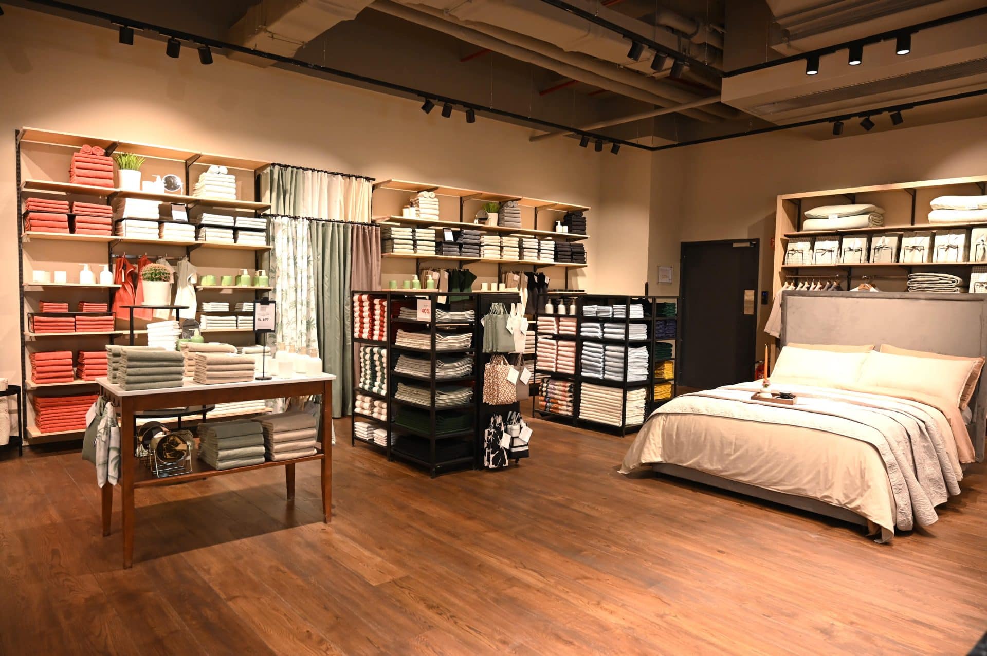 A Sneak Peek into H&M's new Home concept store at Phoenix Mall Asia ...