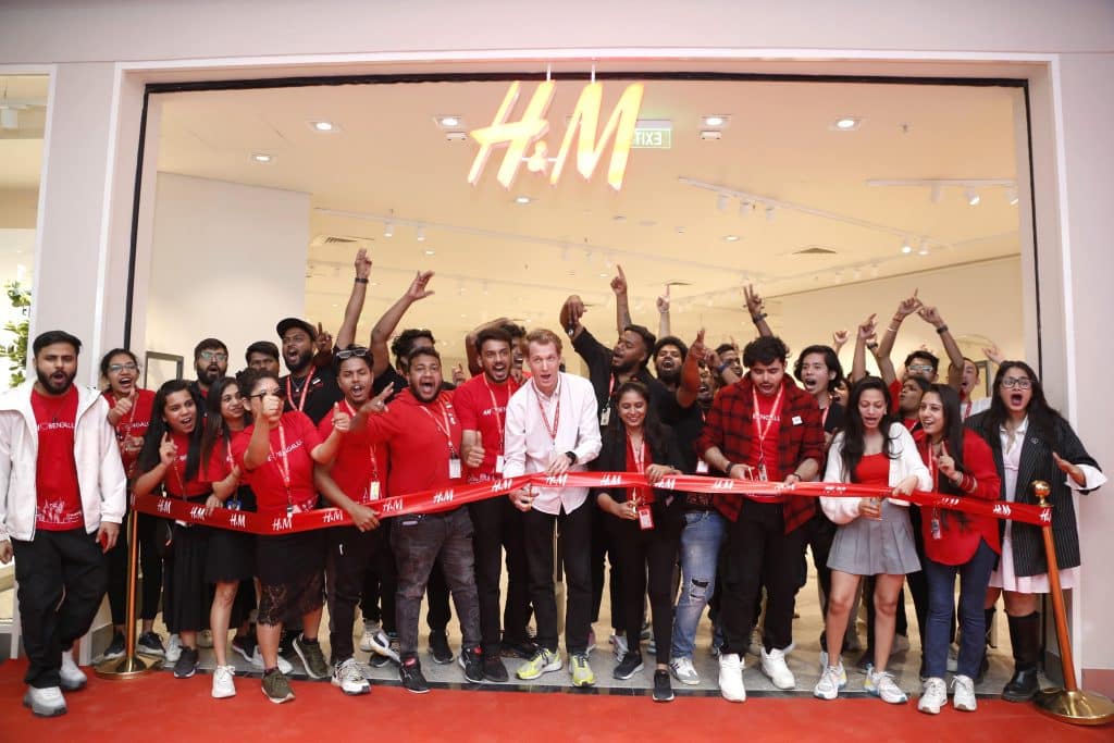 A Sneak Peek into H&M's new Home concept store at Phoenix Mall Asia ...