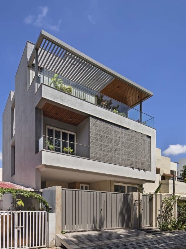 Walk through this Bhopal home where transitions and tradition are ...