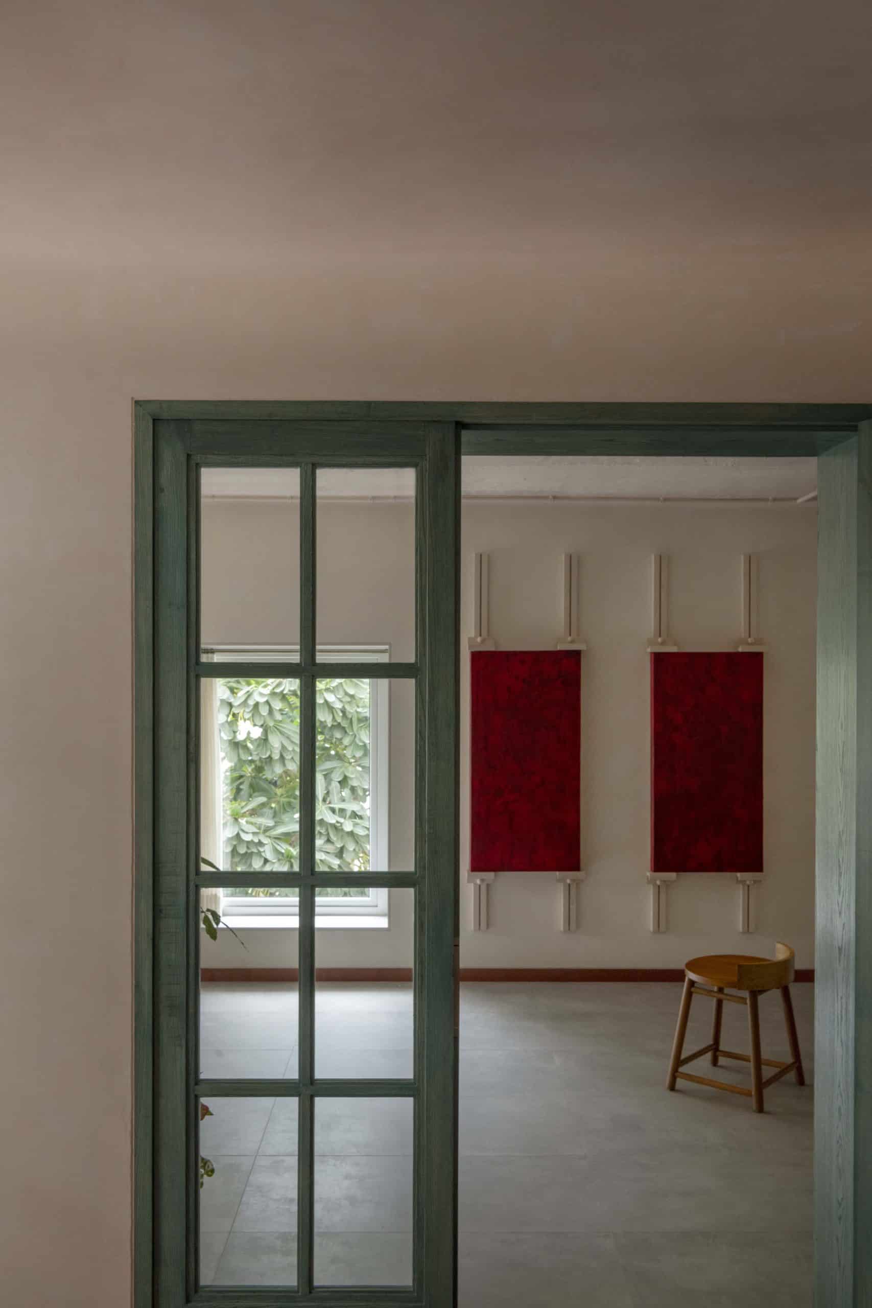 Step inside this artist's den in Vadodara, where every brushstroke ...