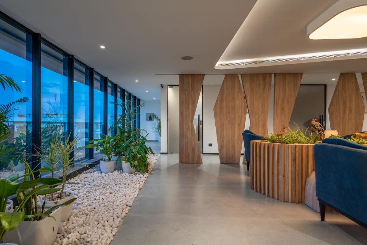 Nourish yourself with the hospitable design of this swank new skin ...