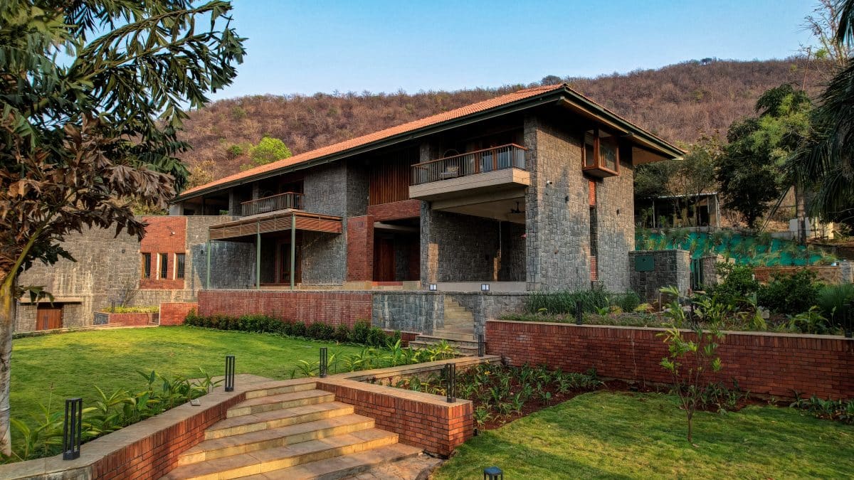 Retreat into the Pune orchards from this humble castle on the hill ...