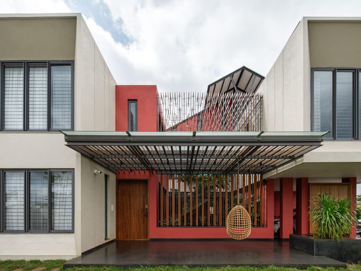 Inside the Red Courtyard House that bows down to the Gadag ground ...
