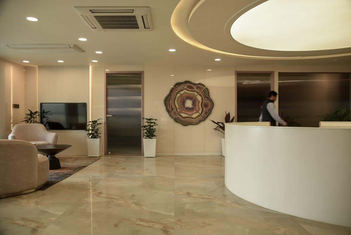 Reveal traditional roots as you unwrap this elegant Jaipur office ...