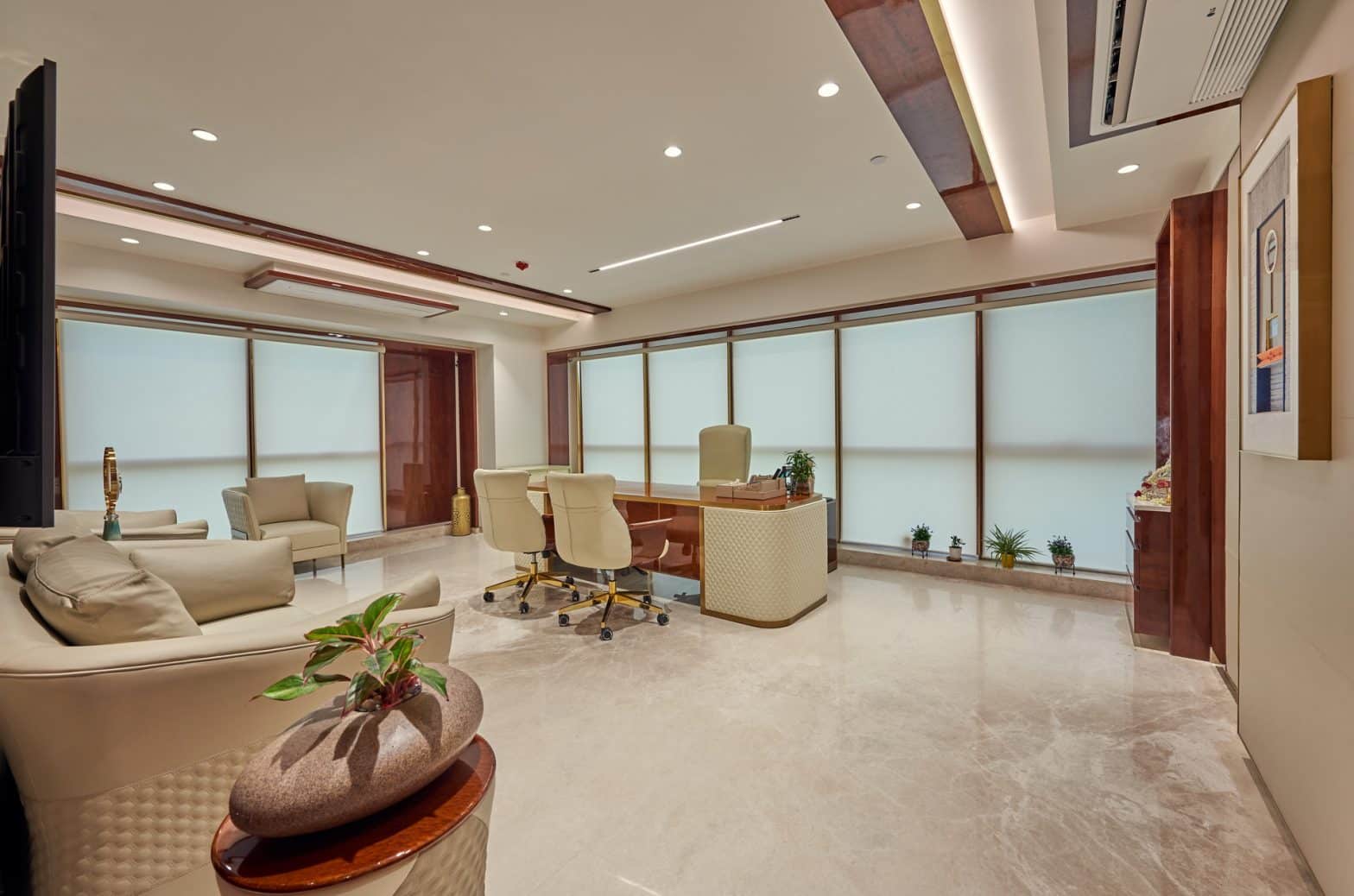 Inside this art-adorned Arabian Sea-facing 4,000 sq ft office in Navi ...