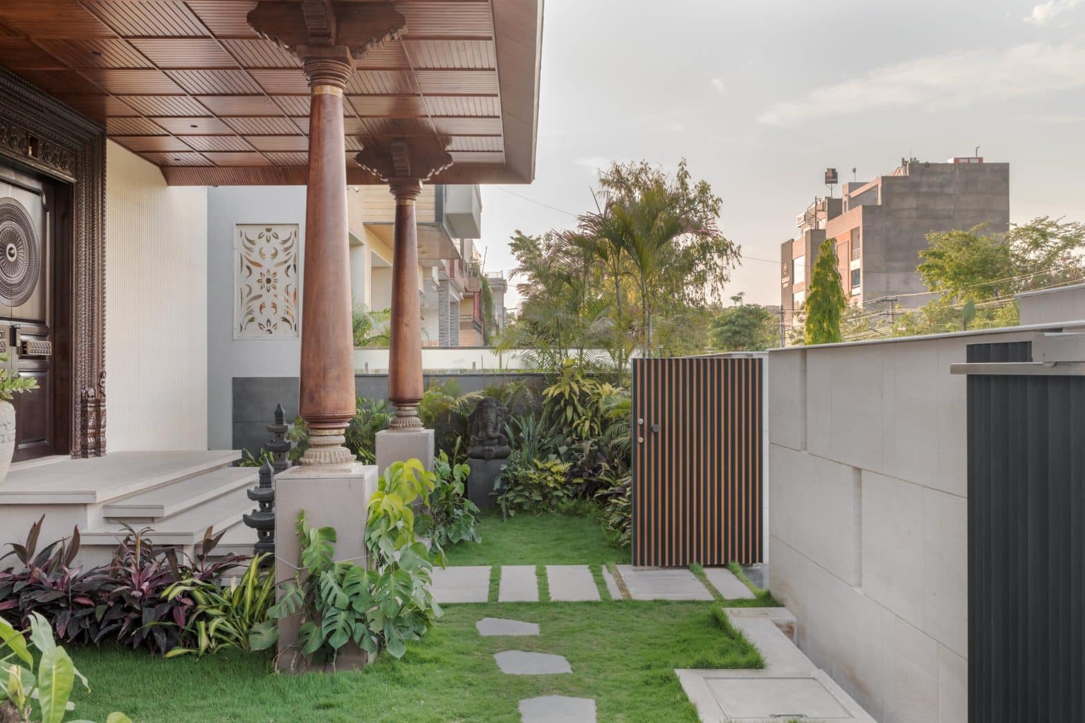 Live a life close to family and nature at this 10,000 sq ft Jaipur home ...