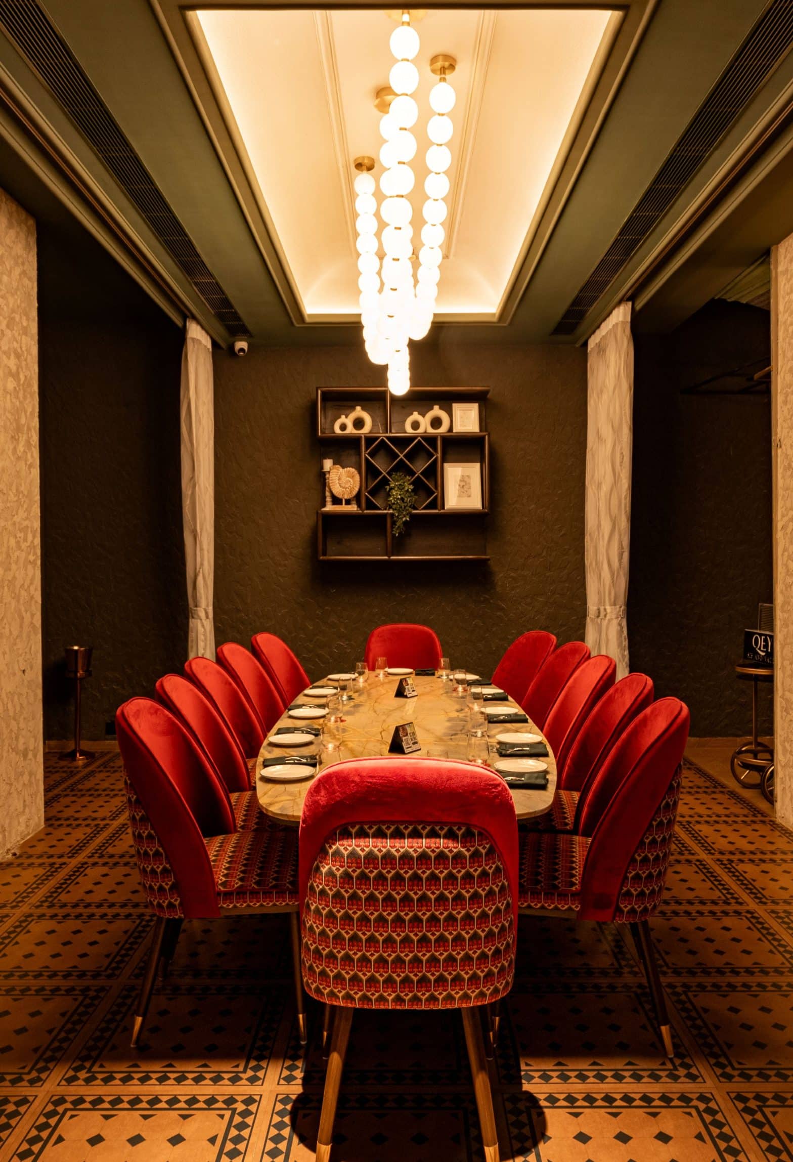 Catch an insider’s view of the entertaining luxuries at this sip-and ...