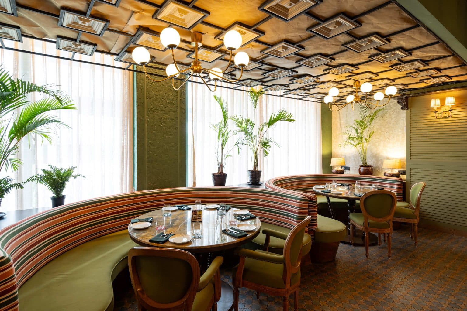 Catch an insider’s view of the entertaining luxuries at this sip-and ...