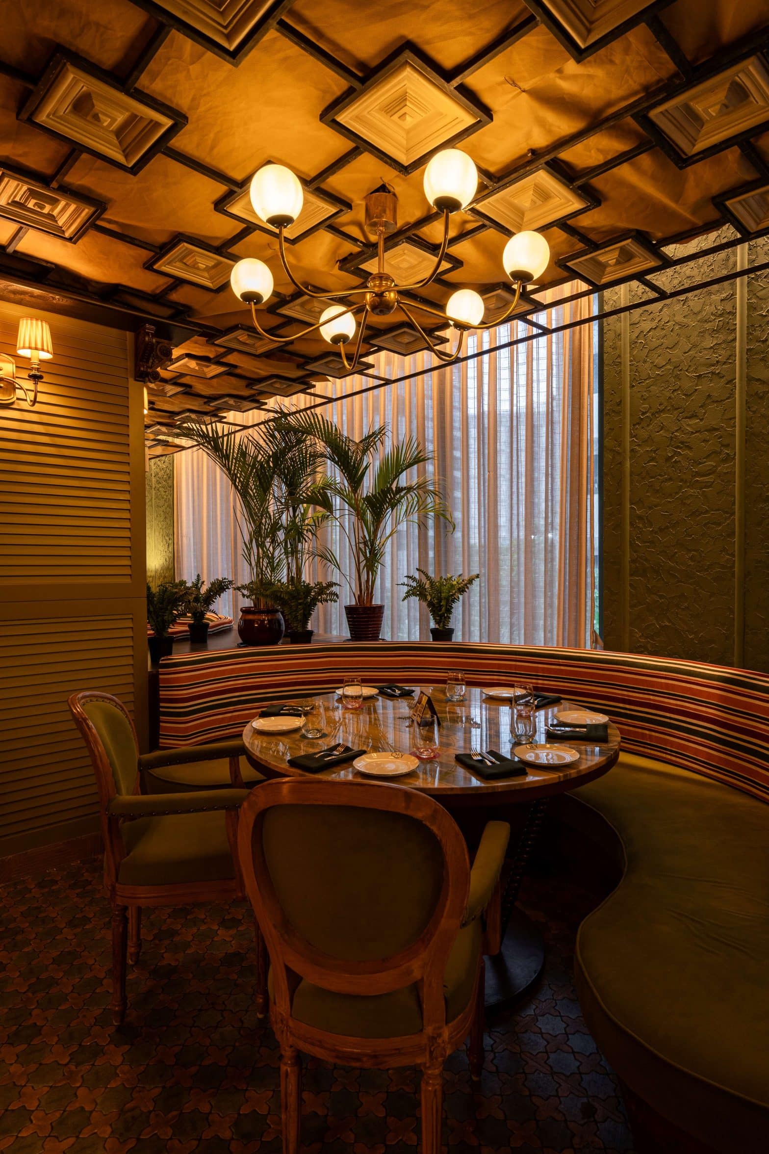 Catch an insider’s view of the entertaining luxuries at this sip-and ...