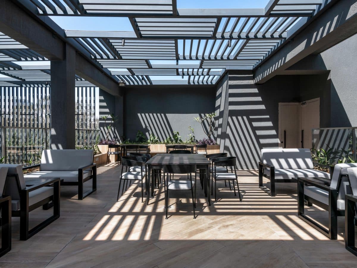 Make a grand entrance at Thane’s contemporary clubhouse where leisure ...