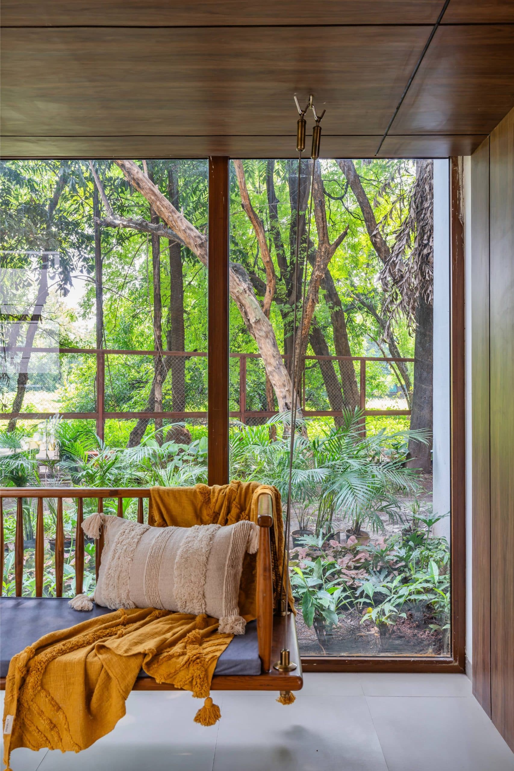 Get in touch with the earthy soul of this 2,500 sq ft clubhouse in Pune ...