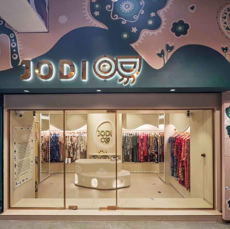 Immerse into the colours of Kutch at this Delhi store where fashion ...