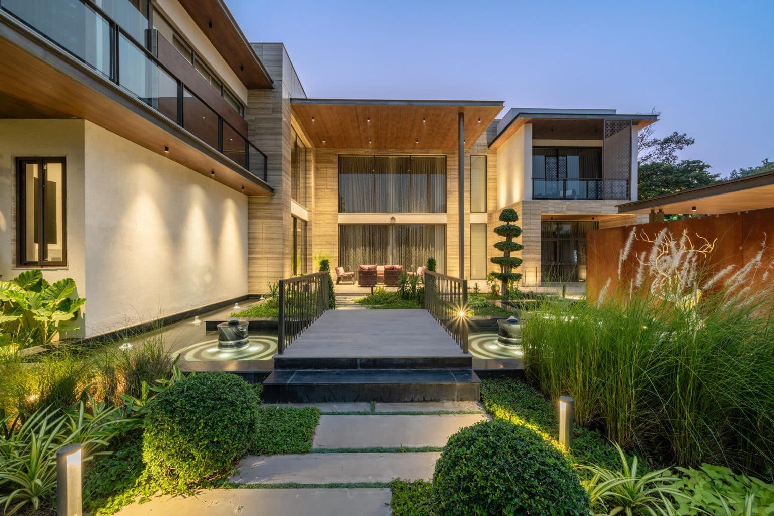 Master the art of luxury living at this perfectly balanced 9,000 sq ft Delhi sanctuary ...