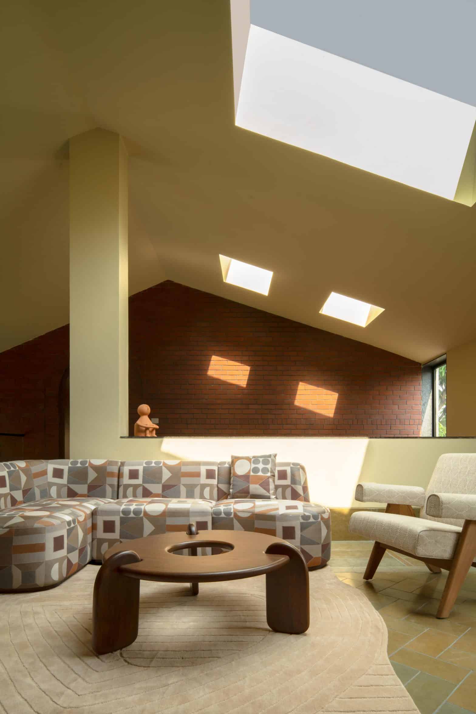 Live the Eden dream in this sculptural, MuseLAB-coded home in Raipur ...