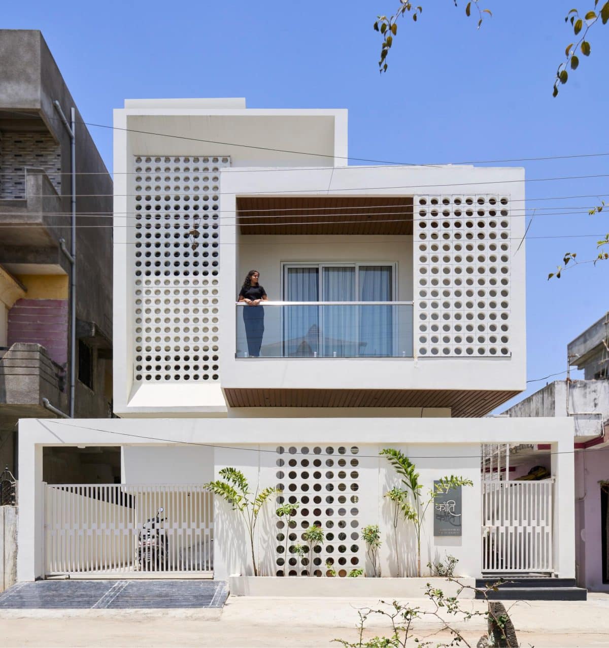 Let every detail draw you inward in this emotionally anchored Nagpur ...