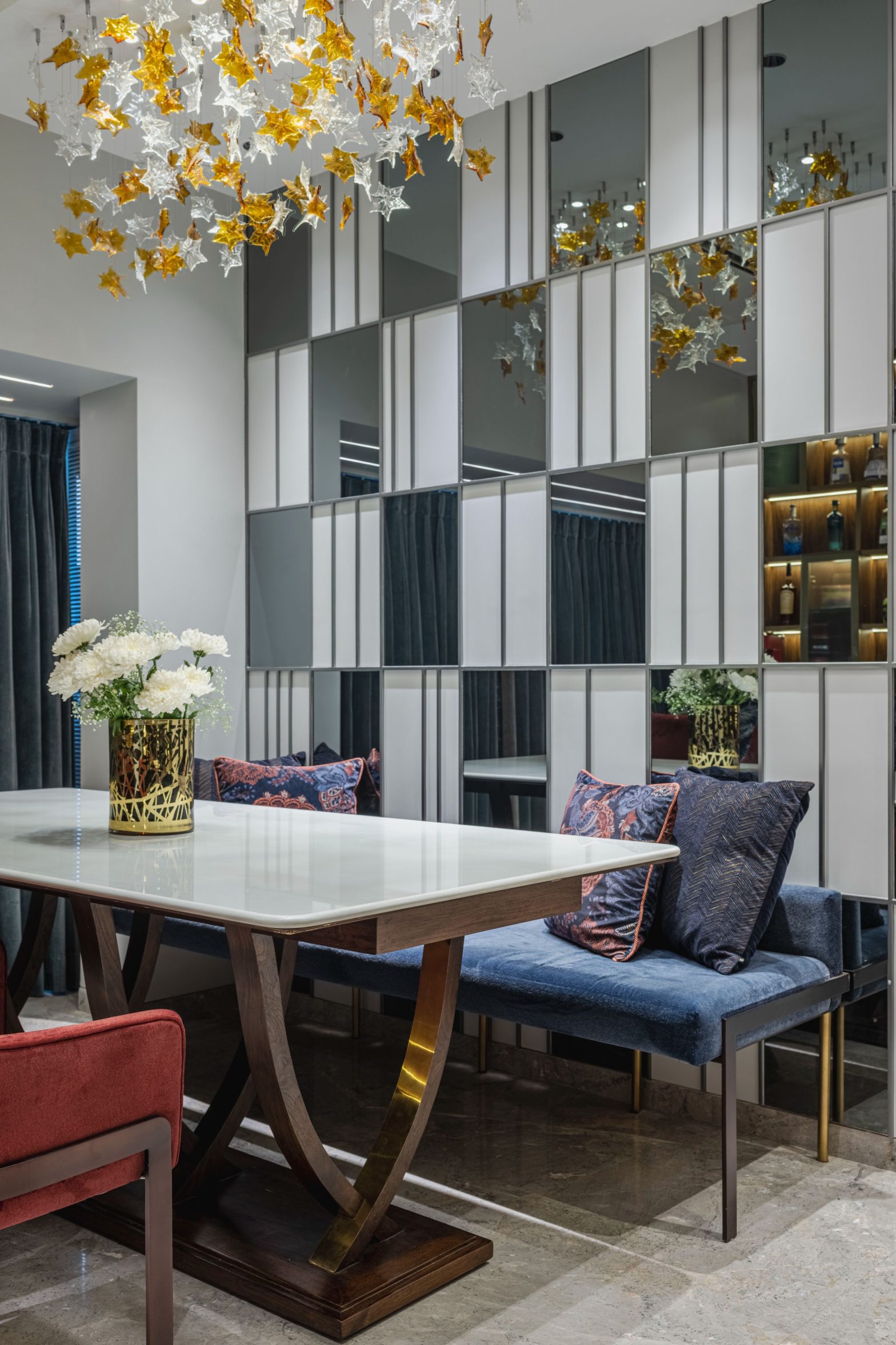 Glimpse into the glamorous lifestyle of this Mumbai 3BHK - Architect ...